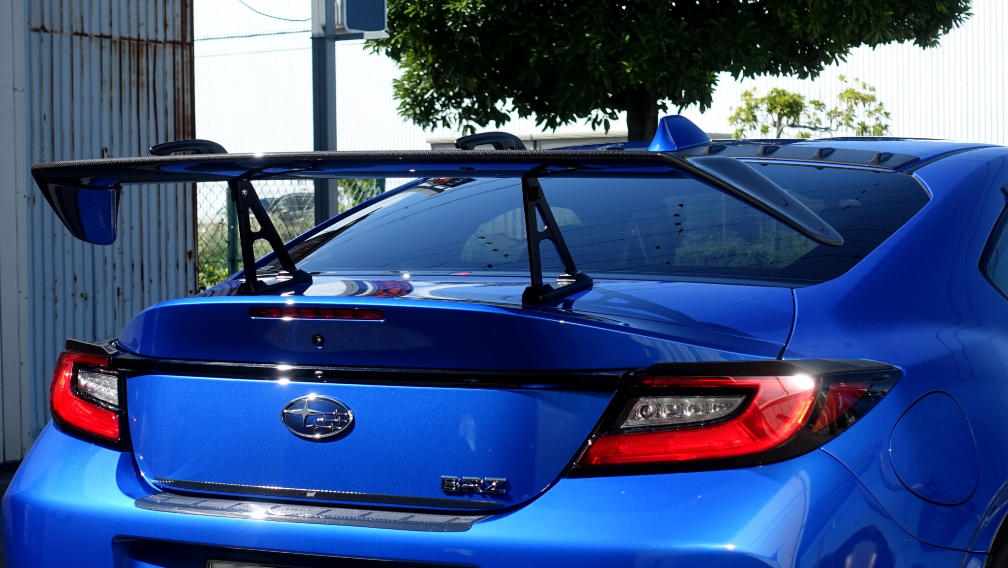 SUBARU BRZ リアトランクスポイラー取り付け | FKエンジニアリング